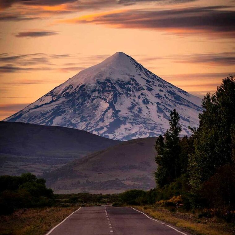 El volcán Lanín, en 10 imágenes y 2 leyendas → Más Neuquén